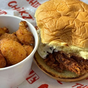 THE RED CHICKZ - Updated July 2024 - 372 Photos & 306 Reviews - 2525 El ...