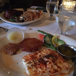 THE RANGE LINE INN - Updated October 2024 - 37 Photos & 95 Reviews ...