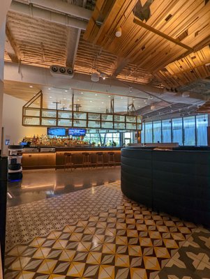 ROGER BAR & RESTAURANT - Updated July 2024 - 774 Photos & 254 Reviews ...