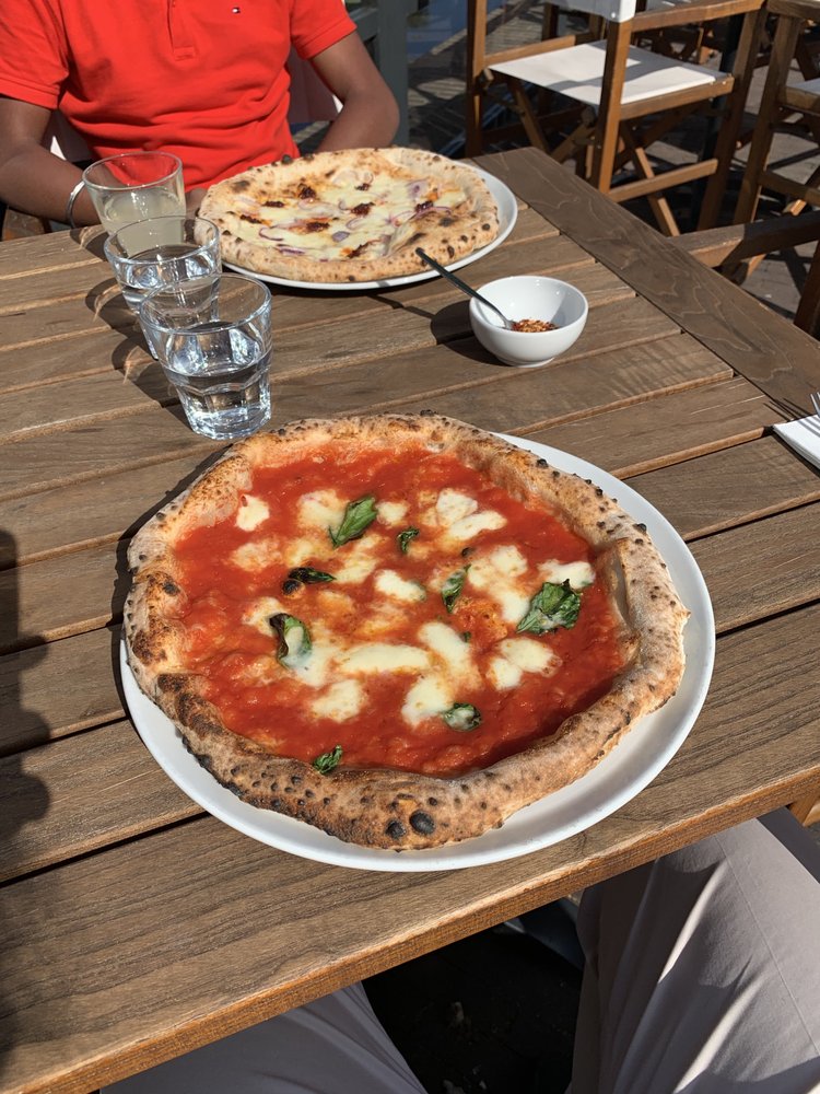 LA BASE PIZZA - Updated March 2024 - Nieuwstad 30, Weesp, Noord-Holland ...