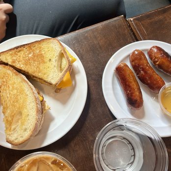 LUDI’S RESTAURANT & LOUNGE - Updated June 2024 - 671 Photos & 283 ...