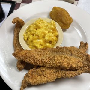 MADEAS FAMOUS KITCHEN - Updated September 2025 - 1609 E Marshall Ave ...