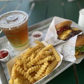 SHAKE SHACK BREA - Updated October 2025 - 238 Photos & 139 Reviews ...