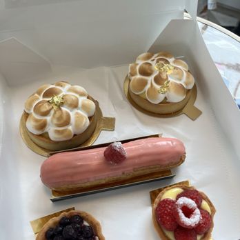 LE PETIT FOUR BAKERY - Updated September 2025 - 35 Photos & 19 Reviews ...
