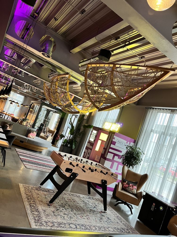 MOXY LONDON EXCEL - Updated May 2024 - 40 Photos - 1014 Dockside Road ...