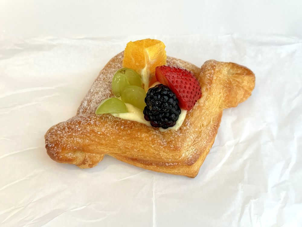 PARIS BAGUETTE - Updated November 2025 - 24 Photos - 15895 Metcalf Ave ...