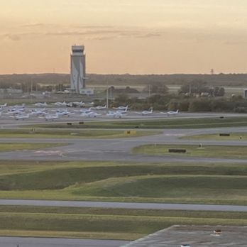 RUNWAY ROOFTOP BAR & GRILL - Updated November 2025 - 63 Photos & 15 ...