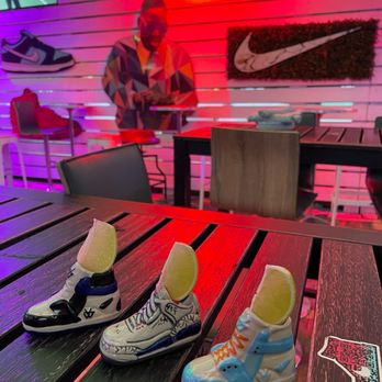 GRAILS MIAMI - RESTAURANT & SPORTS BAR - Updated July 2024 - 1306 ...