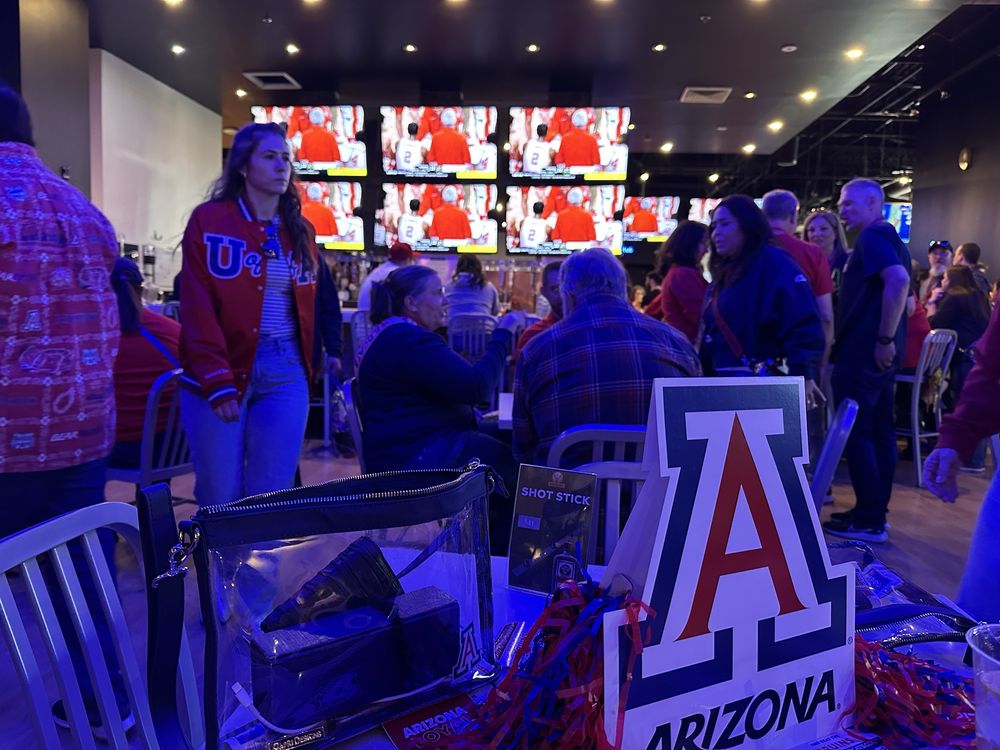 STADIUM SPORTS BAR & LOUNGE - Updated August 2025 - 19 Reviews - 50 W ...