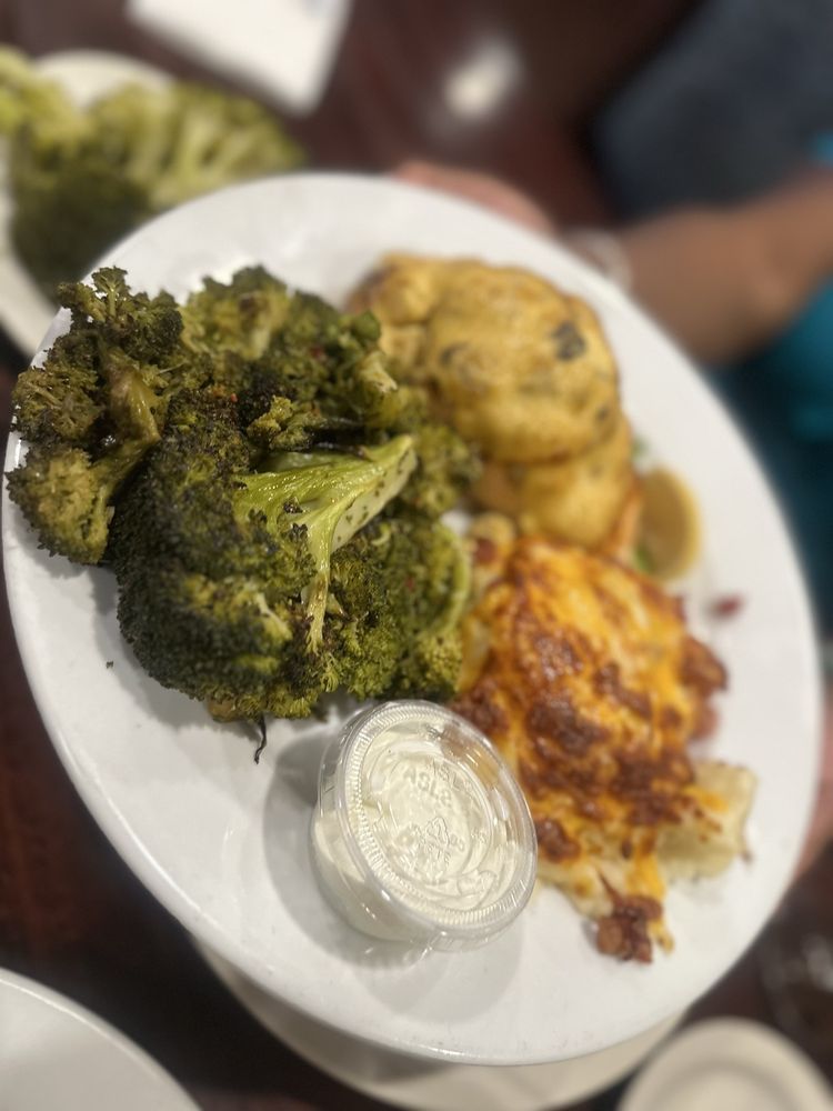 HAZELWOOD INN - Updated December 2025 - 190 Photos & 204 Reviews - 4937 ...