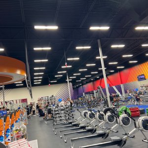 CRUNCH FITNESS - ROUND ROCK - 90 Photos & 72 Reviews - 2800 S IH-35 ...