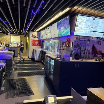 TIPSY PUTT - Updated June 2024 - 729 Photos & 595 Reviews - 630 K St ...