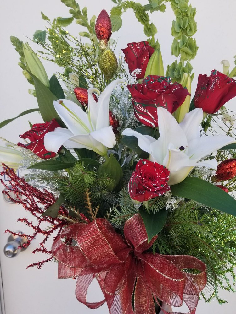 SHELTON’S FLOWERS AND GIFTS - 42 Photos & 23 Reviews - 7100 SW 45th ...