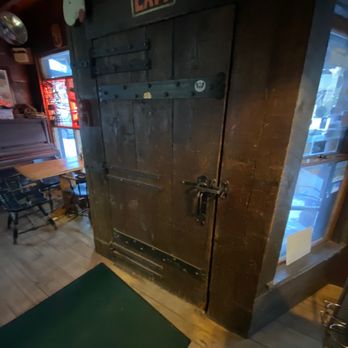 TRESTLE INN RESTAURANT & SALOON - Updated December 2025 - 23 Photos ...