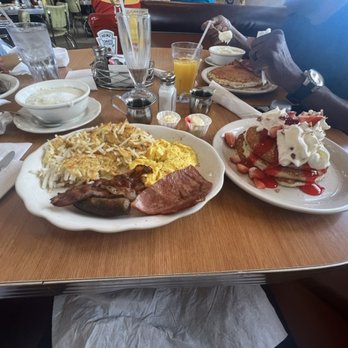 DOT COFFEE SHOP - Updated May 2024 - 717 Photos & 733 Reviews - 7006 I ...