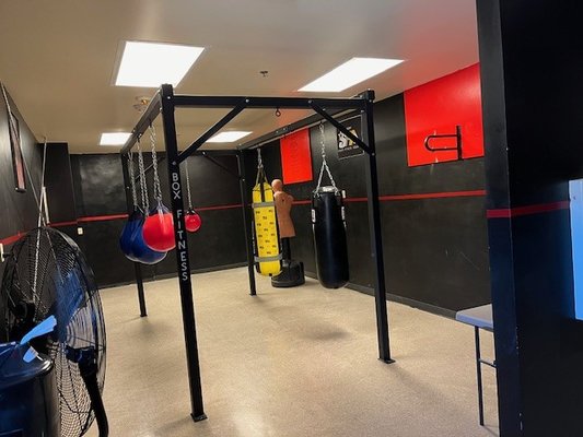 THE BOX FITNESS CENTER - Updated December 2025 - 17 Photos - 127 Inner ...