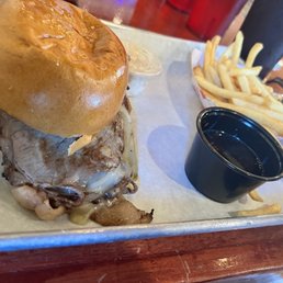 FIREHOUSE QUE & BREW - Updated August 2025 - 367 Photos & 600 Reviews ...