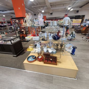 REVIVALS - Updated September 2024 - 105 Photos & 178 Reviews - 611 S ...