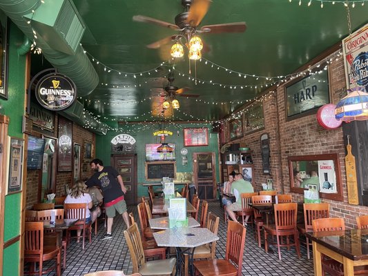 SONKA IRISH PUB - Updated August 2025 - 182 Photos & 165 Reviews - 1366 ...