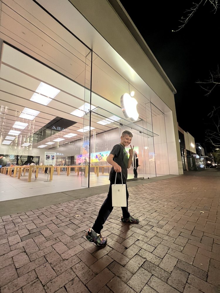 APPLE VICTORIA GARDENS - Updated December 2025 - 282 Photos & 1088 ...