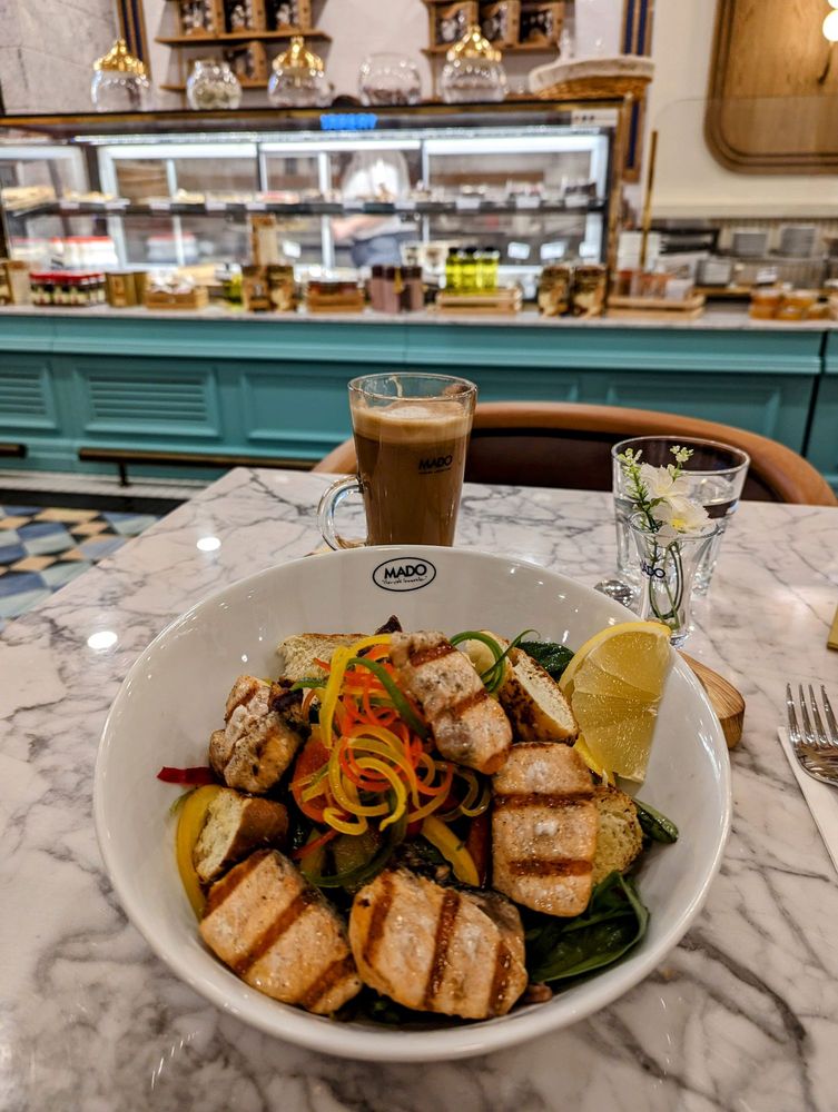 MADO YONGE - 19 Photos & 13 Reviews - 144 Yonge Street, Toronto ...