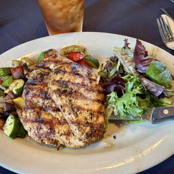 BISTRO BYRONZ - Updated December 2025 - 206 Photos & 229 Reviews - 1901 ...