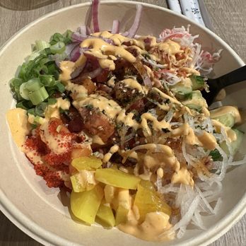POKE POKÉ - Updated January 2025 - 54 Photos & 23 Reviews - 355 E Ohio ...