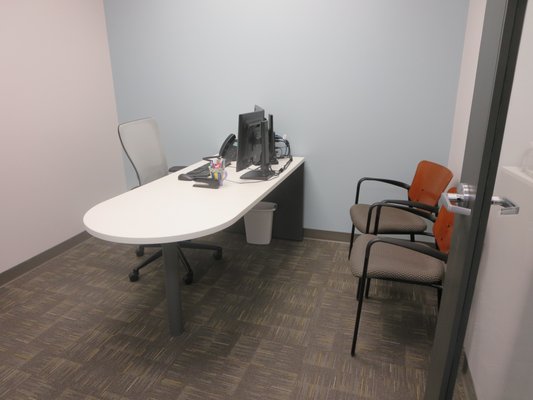 BROKERLINK - Updated December 2025 - 15 Photos - 160-2693 Broadmoor ...