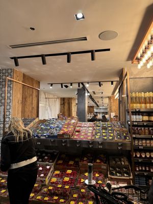 OURI’S MARKET - Updated January 2026 - 60 Photos & 44 Reviews - 1160 ...