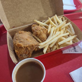 JOLLIBEE - Updated January 2026 - 144 Photos & 59 Reviews - 334 Yonge ...