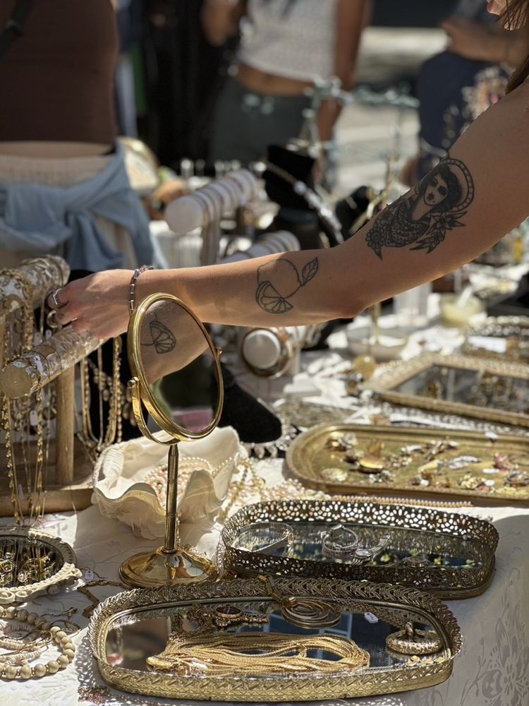 PORTLAND FLEA - Updated May 2025 - 31 Photos & 11 Reviews - 831 SE ...