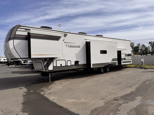 BEST RV CENTER - Updated December 2025 - 282 Photos & 975 Reviews ...