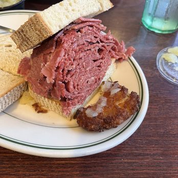 FAMOUS 4TH STREET DELICATESSEN - Updated June 2025 - 1330 Photos & 812 ...