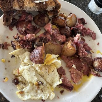 THE HANGAR RESTAURANT & FLIGHT LOUNGE - Updated January 2025 - 559 ...