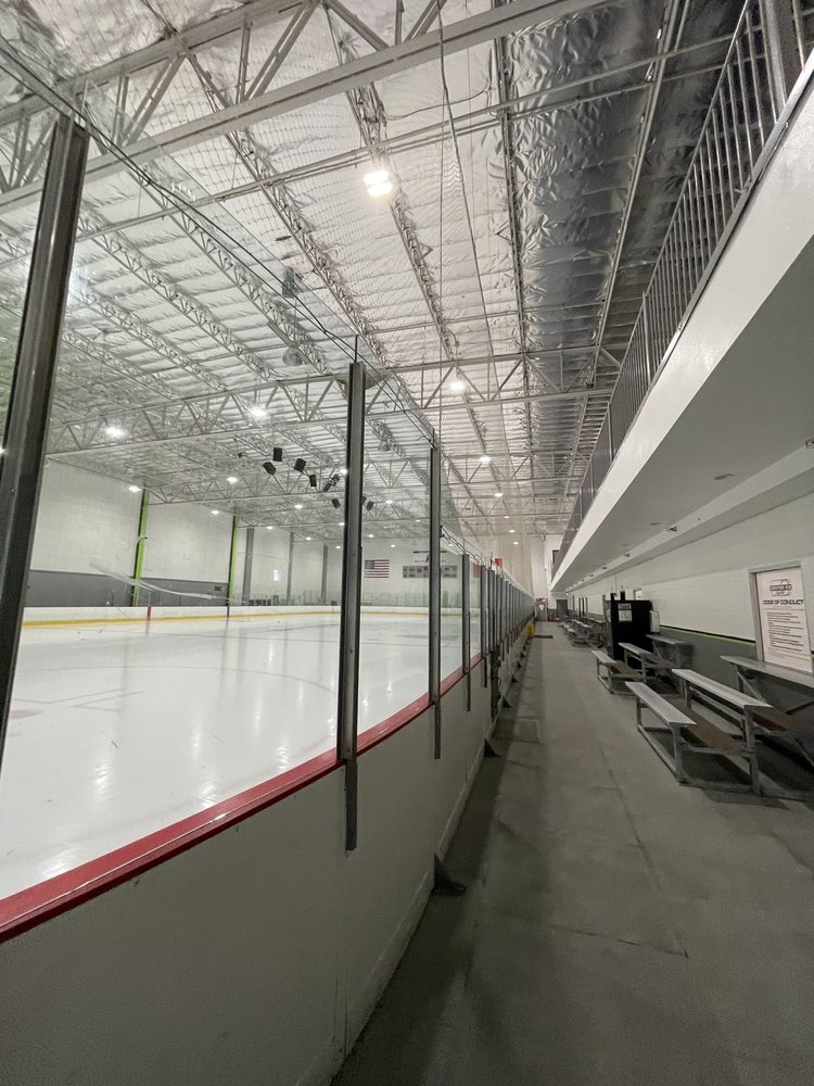 CENTER ICE SKATING ARENA - 141 Photos & 123 Reviews - 201 S Plum Ave ...