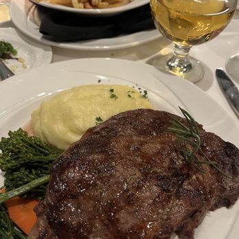 DUKE’S STEAKHOUSE - Updated May 2025 - 665 Photos & 208 Reviews - 100 ...