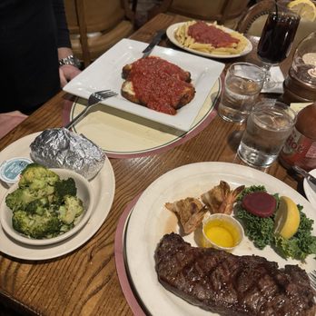 TWIN OAKS RESTAURANT - Updated June 2025 - 545 Photos & 563 Reviews ...