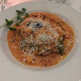 ROGUES RESTAURANT - Updated April 2025 - 23 Photos & 43 Reviews - 1900 ...