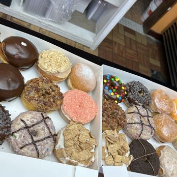 GLAZE’N DAZE DONUTS - Updated October 2025 - 281 Photos & 181 Reviews - 39 Greenville Ave ...
