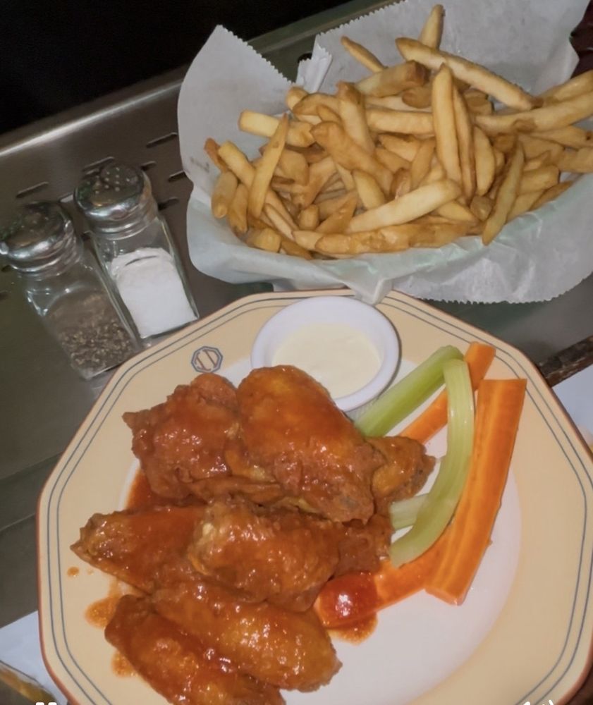 DOYLE’S CORNER - Updated December 2025 - 73 Photos & 96 Reviews - 4202 ...