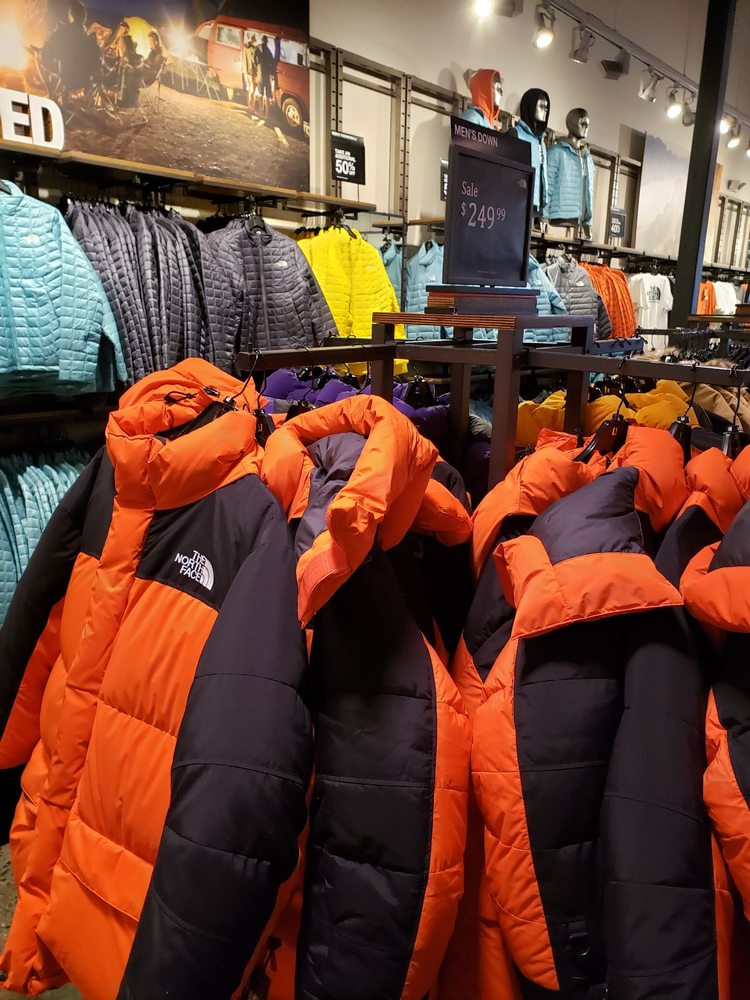 THE NORTH FACE VACAVILLE PREMIUM OUTLETS - 60 Photos & 51 Reviews - 366 ...