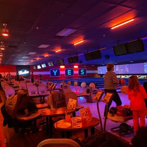 BOWLERO FAIR LAWN - 50 Photos & 83 Reviews - 22-22 Maple Ave, Fair Lawn ...