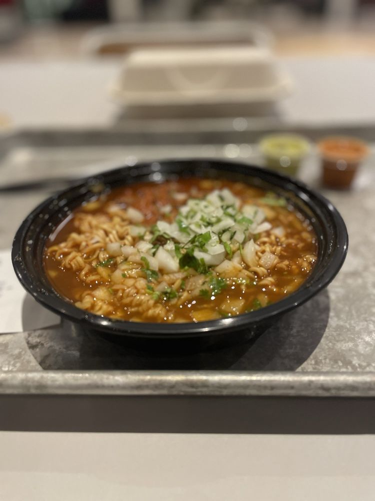 FLO’S KITCHEN - Updated January 2026 - 19 Photos - 3335 N Troy St ...