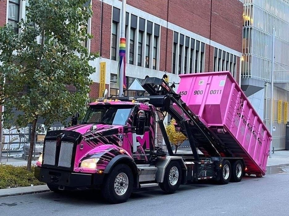 CONTENEUR ROSE - Updated December 2025 - 89 Rue Morane, Laval, Quebec ...