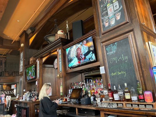 MURPHY’S LAW IRISH PUB - Updated December 2025 - 62 Photos & 135 ...