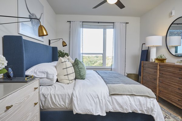 ADDISON MEDICAL CENTER APARTMENTS - 20 Photos & 11 Reviews - 2810 ...