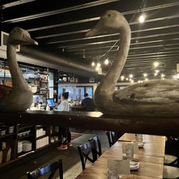 THE WHITE SWAN PUBLIC HOUSE - Updated December 2025 - 798 Photos & 475 ...