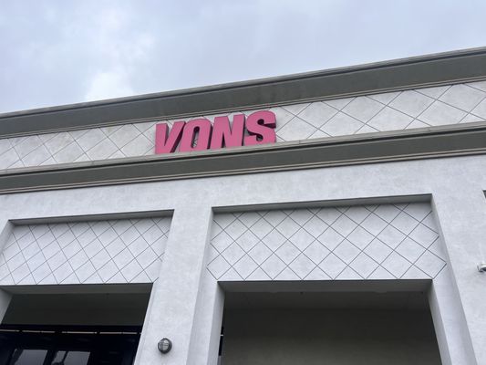 VONS - Updated August 2025 - 127 Photos & 221 Reviews - 1820 Ximeno Ave ...