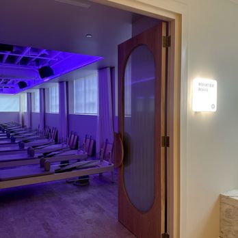 SOLIS MOVEMENT - Updated December 2025 - 23 Photos - 548 King Street W ...