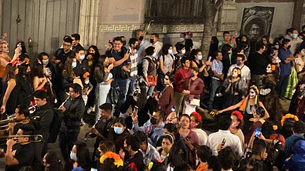 COMPARSA DE CHINAS OAXAQUEÑAS DE GENOVEVA MEDINA - 19 Photos - Av. de ...